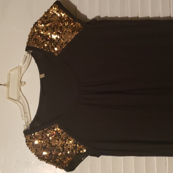 Elie Tahari | Tops | Elie Tahari Top | Poshmark